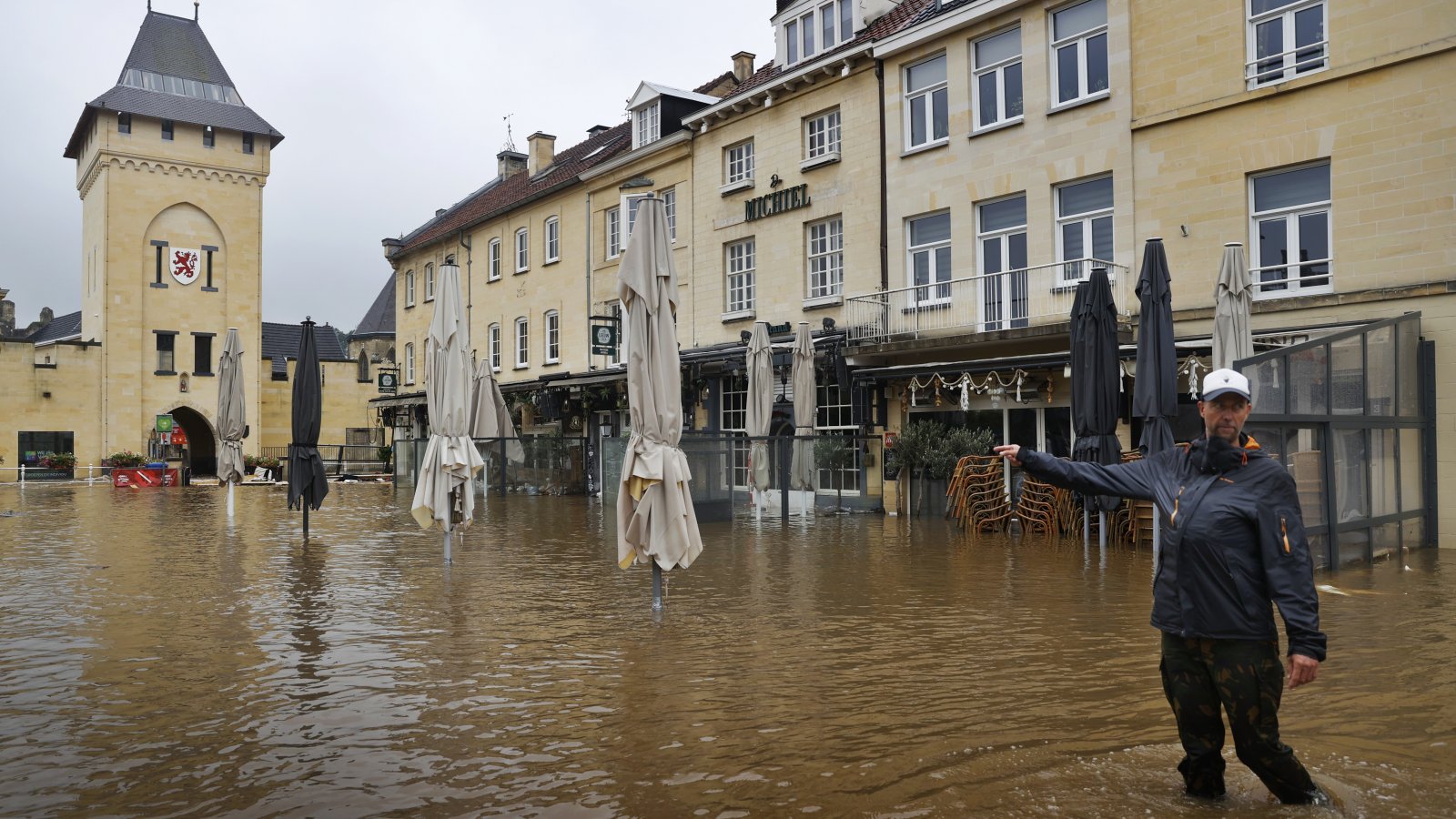 Horeca in Limburg en België zwaar getroffen door watersnoodramp Horeca in Limburg en België zwaar getroffen door watersnoodramp